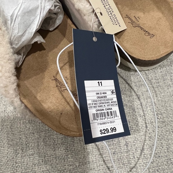 Universal Thread | Shoes | Universal Thread Bev Flats Sherpa Slip On ...